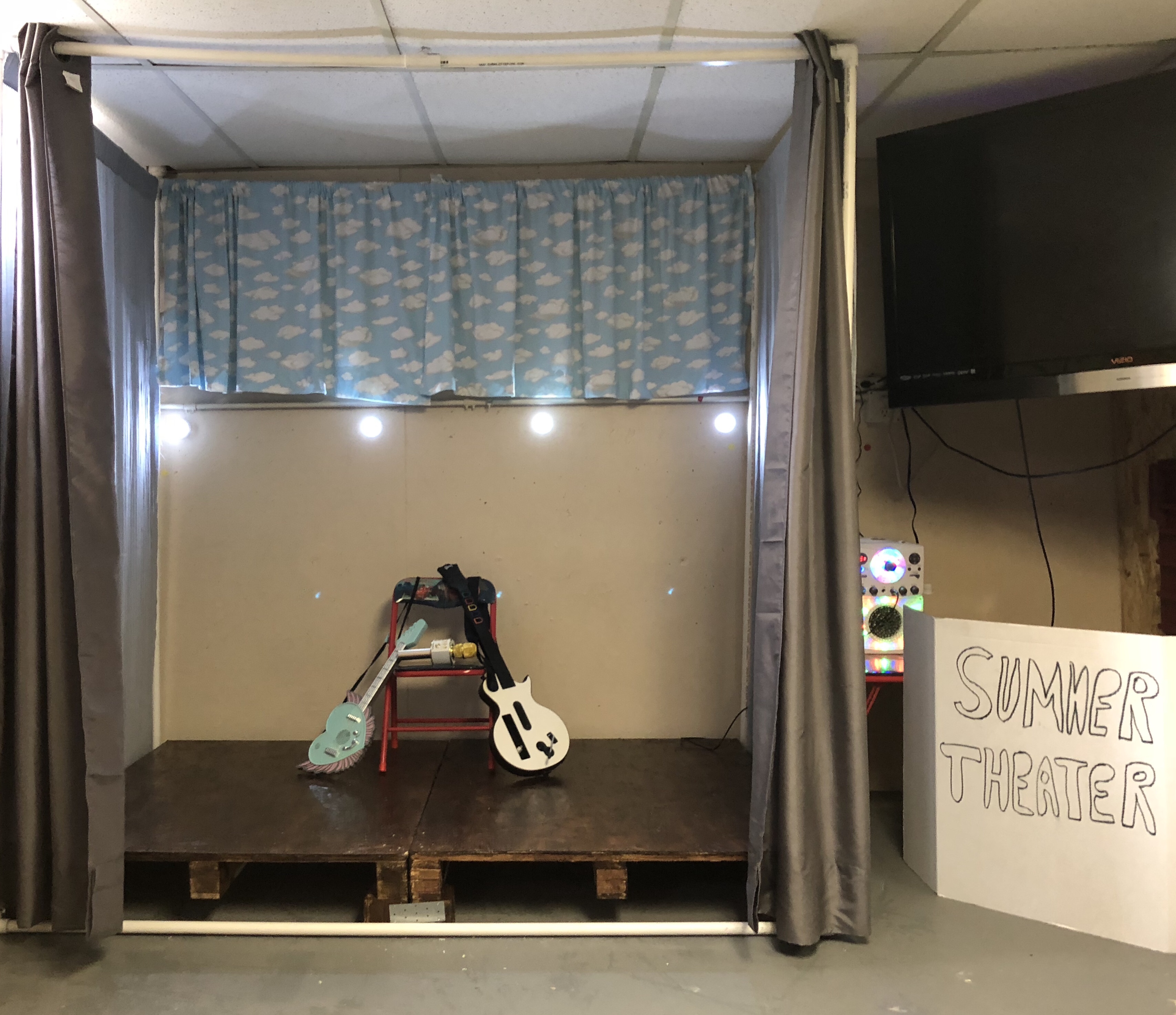 A DIY Theater Stage for a Toy Room | SharSum Paint